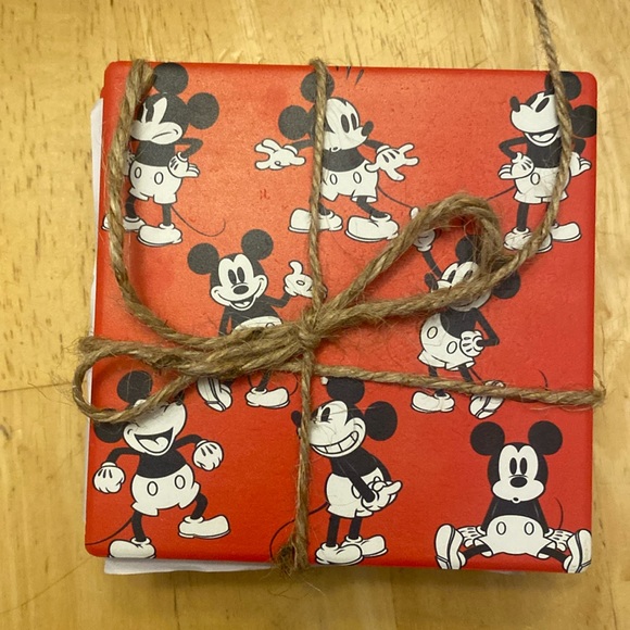 Disney | Dining | Nwt Disney Set Of 4 Mickey And Minnie Ceramic ...